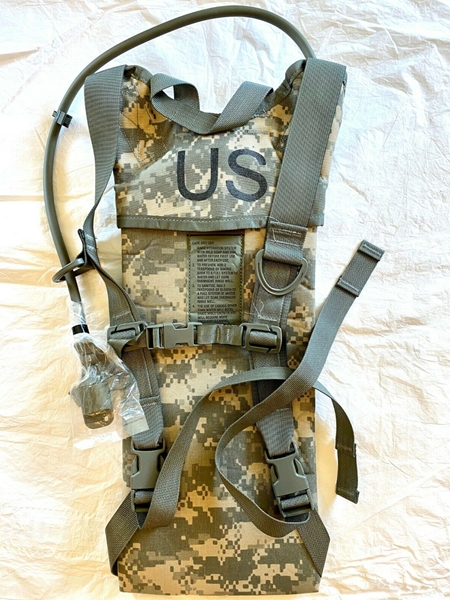 New Genuine USGI Acu Molle II Hydration System Camelbak Carrier + 100 ...